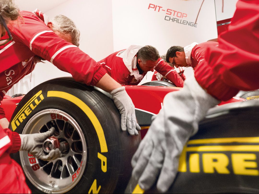 F1 Pit-Stop Ferrari Museum Maranello - Ferrari.com