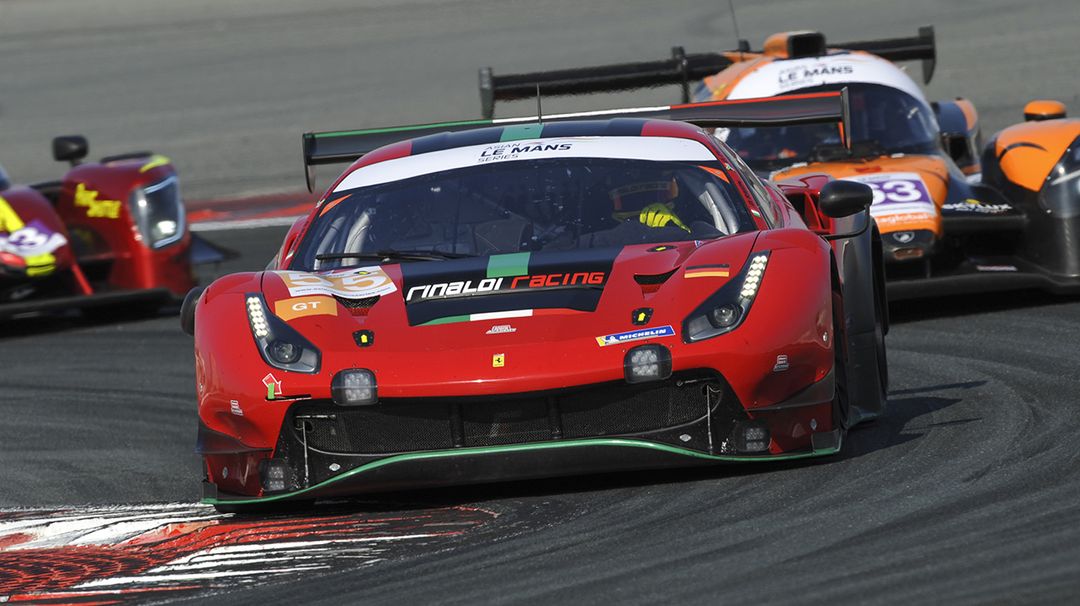 Podium and victory for Rinaldi Racing in Dubai