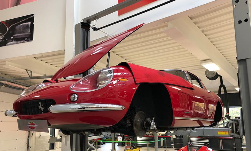Chez le concessionnaire Ferrari de l'année