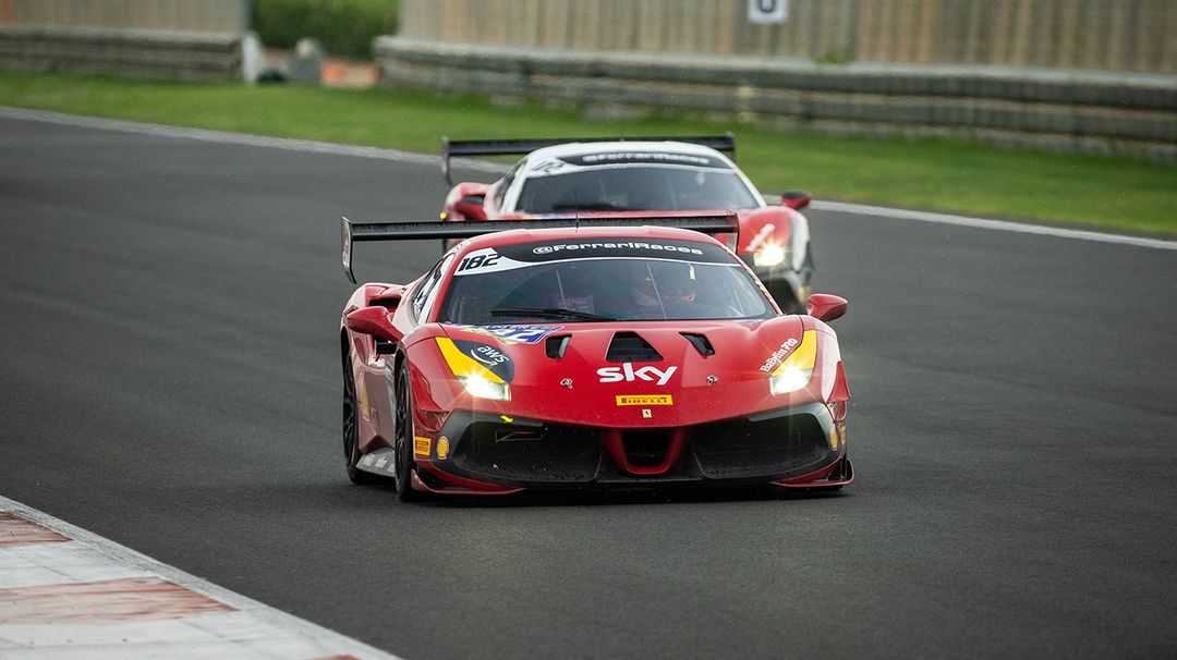 Van Der Vorm with a third consecutive win