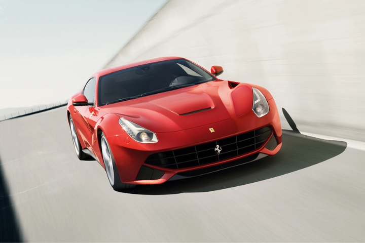 GRANDES INNOVACIONES DE FERRARI: Iluminando el camino